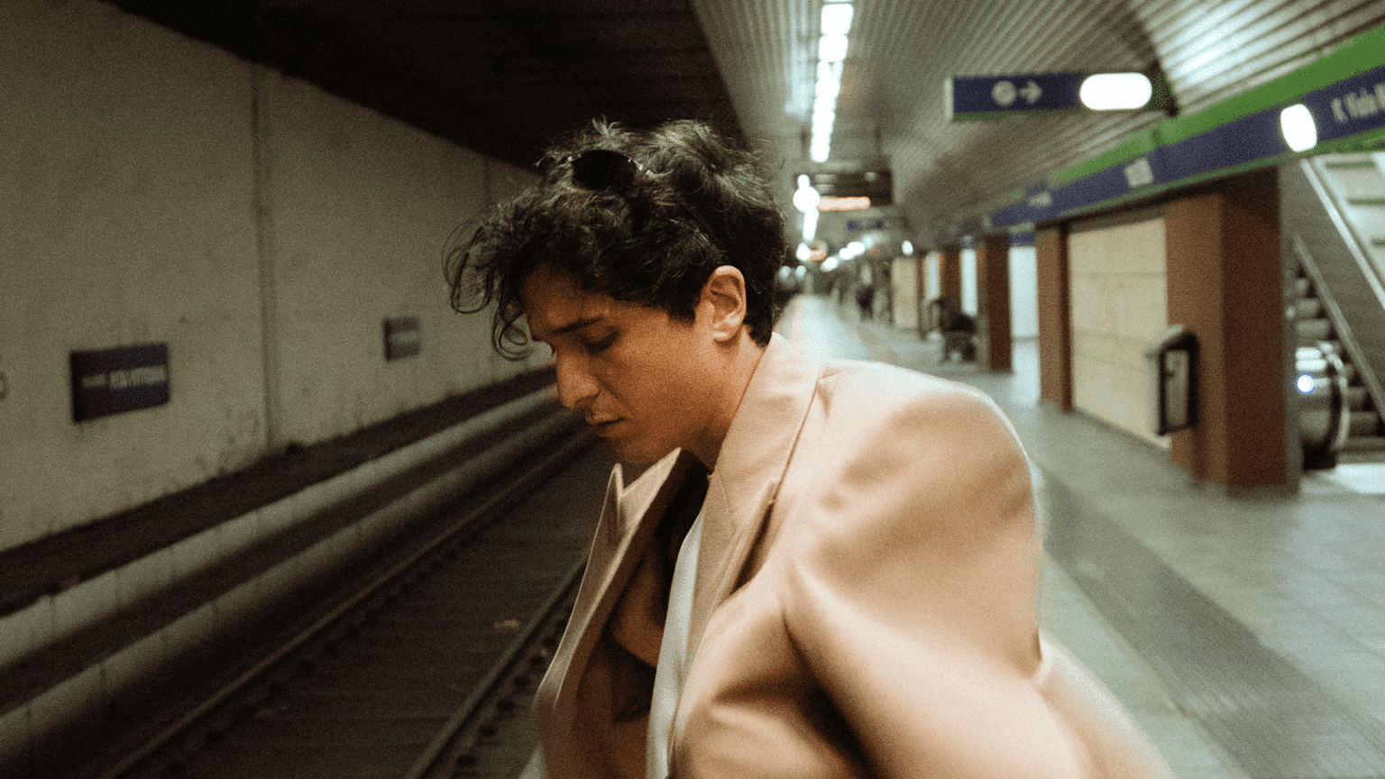 Intervista a Tananai per il numero di gennaio dedicato a Milano ...