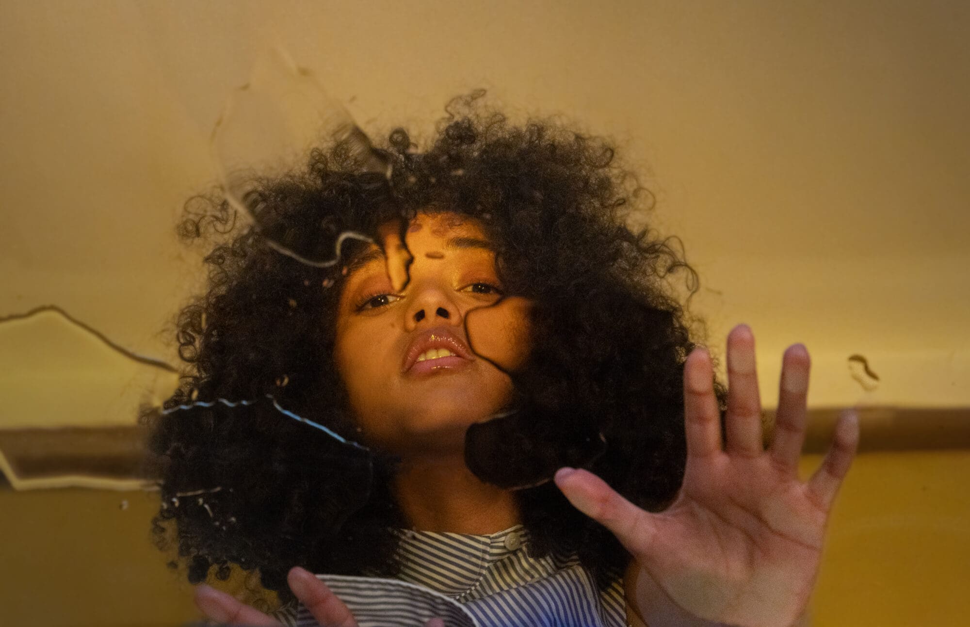 "Post Buio" è il colorato album d'esordio di Kaze: il track by track ...