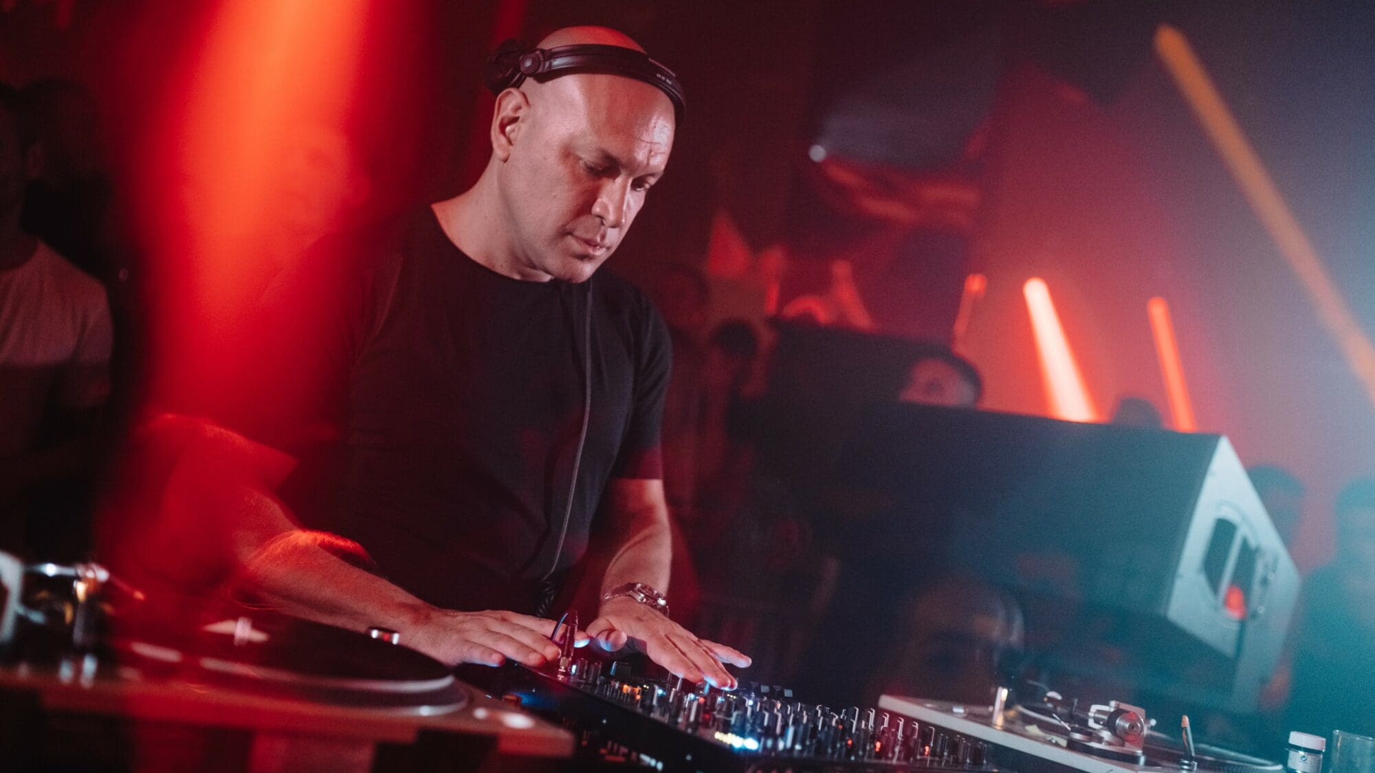 Welcome to Italian techno, again: la storia del genere - Billboard Italia