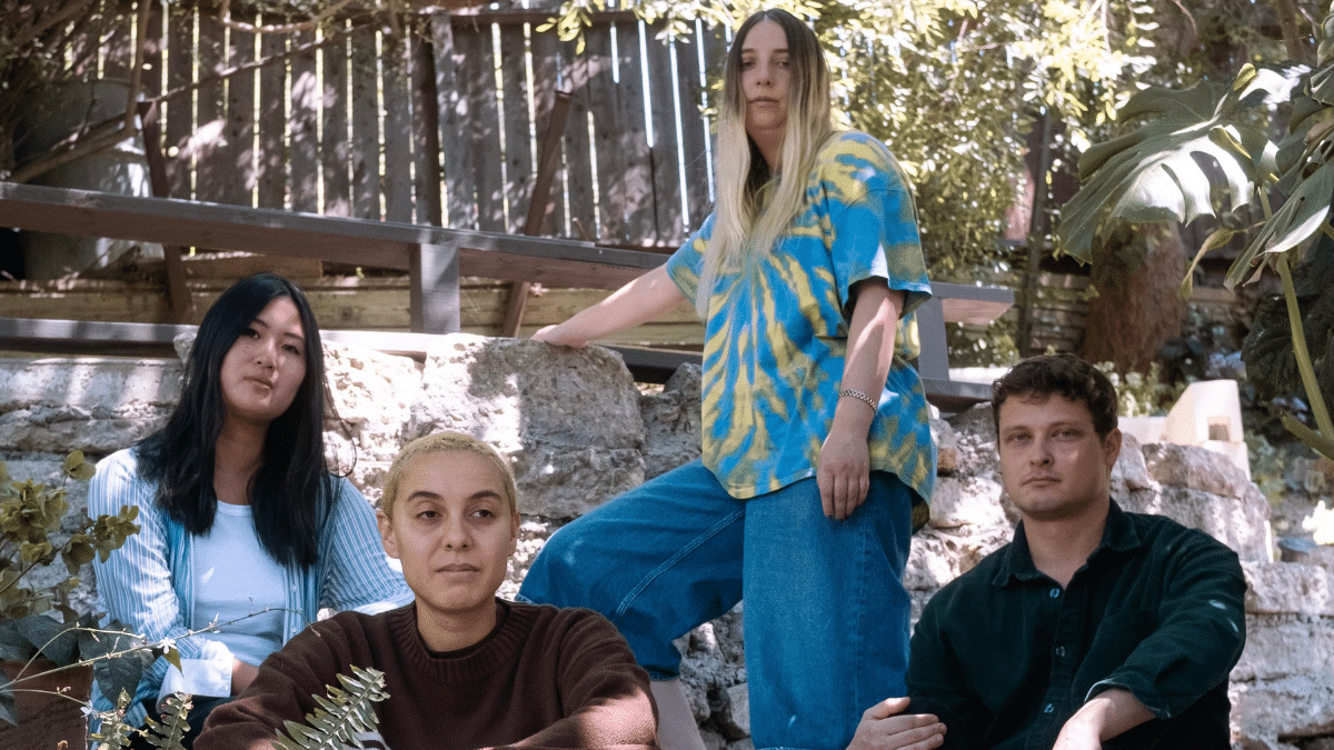 A Violet In Youth: Where Friendship Becomes Frequency - Billboard Italia